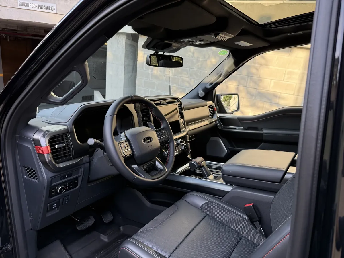 2026 Ford F 150 Raptor - 115,000 USD - 1,111 Kms | Motordil